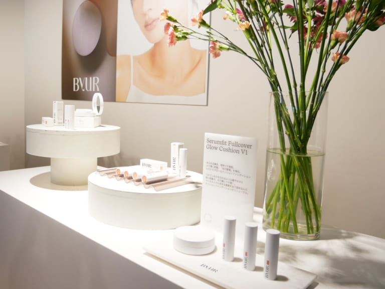 ByUR（バイユア）のクッションファンデがリニューアル！グロースティックの新色も登場 | ビューティープレスマン